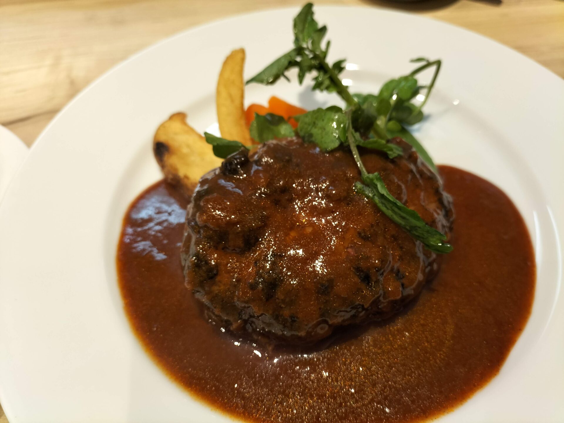 松戸駅徒歩6分 創彩洋食 ルパン（Lu pan）を初訪問！ 国産和牛100%ハンバーグランチをおいしくいただく！